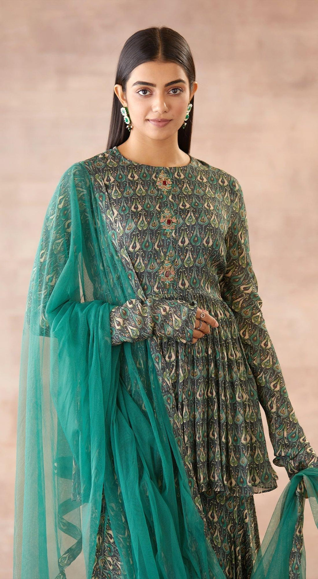 Kurta Sharara Set | Designer Partywear Sharara Set – Basanti Kapde aur ...